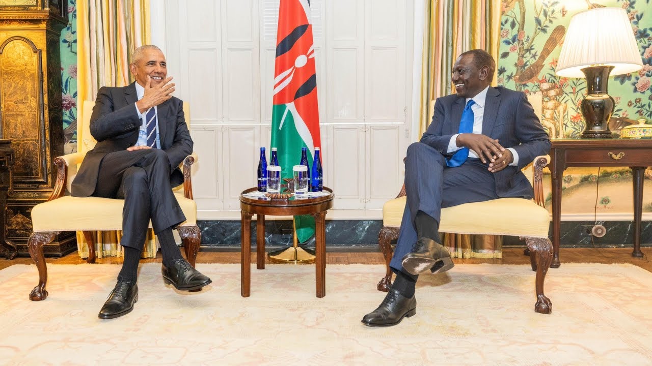 LIGHT MOMENT AS PRESIDENT RUTO MEETS FORMER US PRESIDENT BARACK OBAMA ...