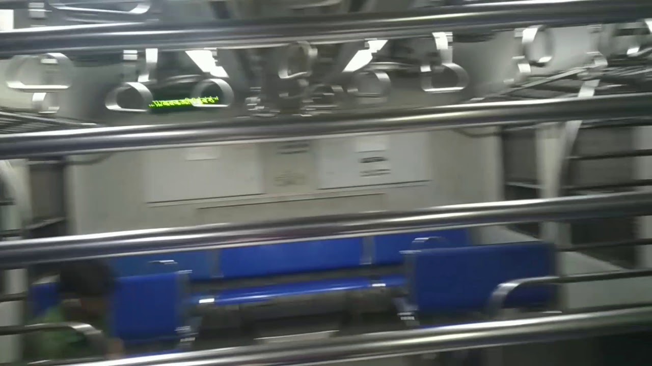 MUMBAI LOCAL TRAIN INTERIOR - YouTube