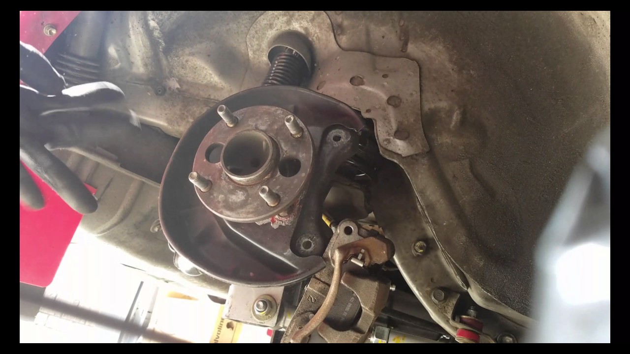 AE86 rear axles removal easy after 10 years - YouTube