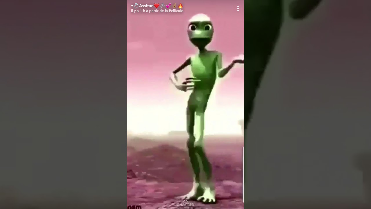 L’alienne vert qui danse gestuelle 😂😂🤦🏾‍♀️ - YouTube