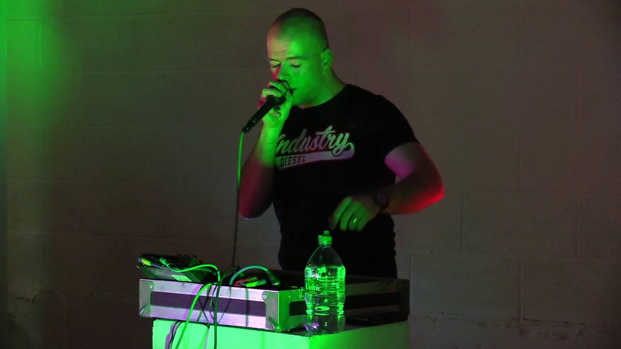 Mr Phormula - "Soundcheck" & "I'm Mr Phormula" - YouTube