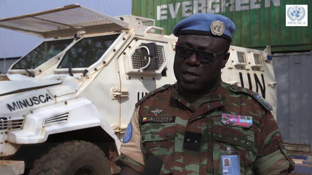 La Minusca patrouille Bangui - YouTube