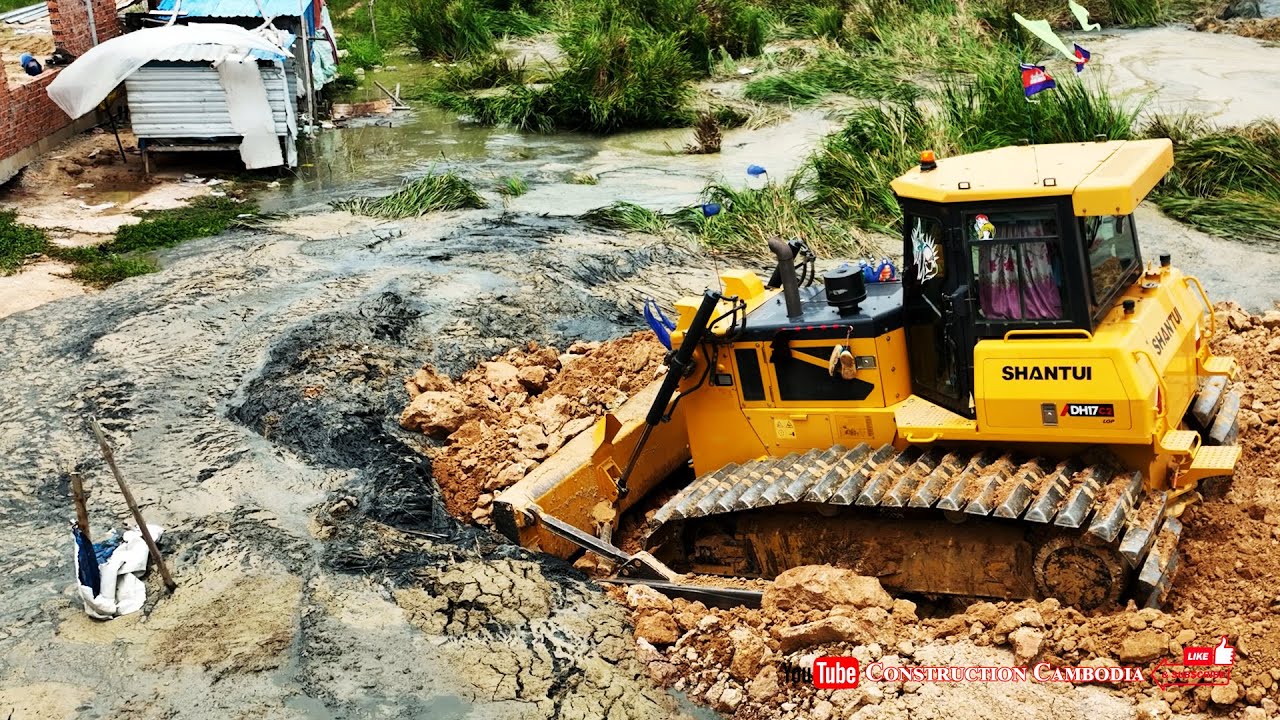 Landfill Process By Skill Technique Shantui DH17c2 Dozer Push Soil Into ...