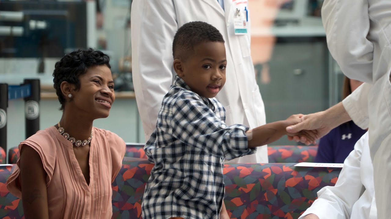 Little boy's remarkable recovery after a double hand transplant - YouTube