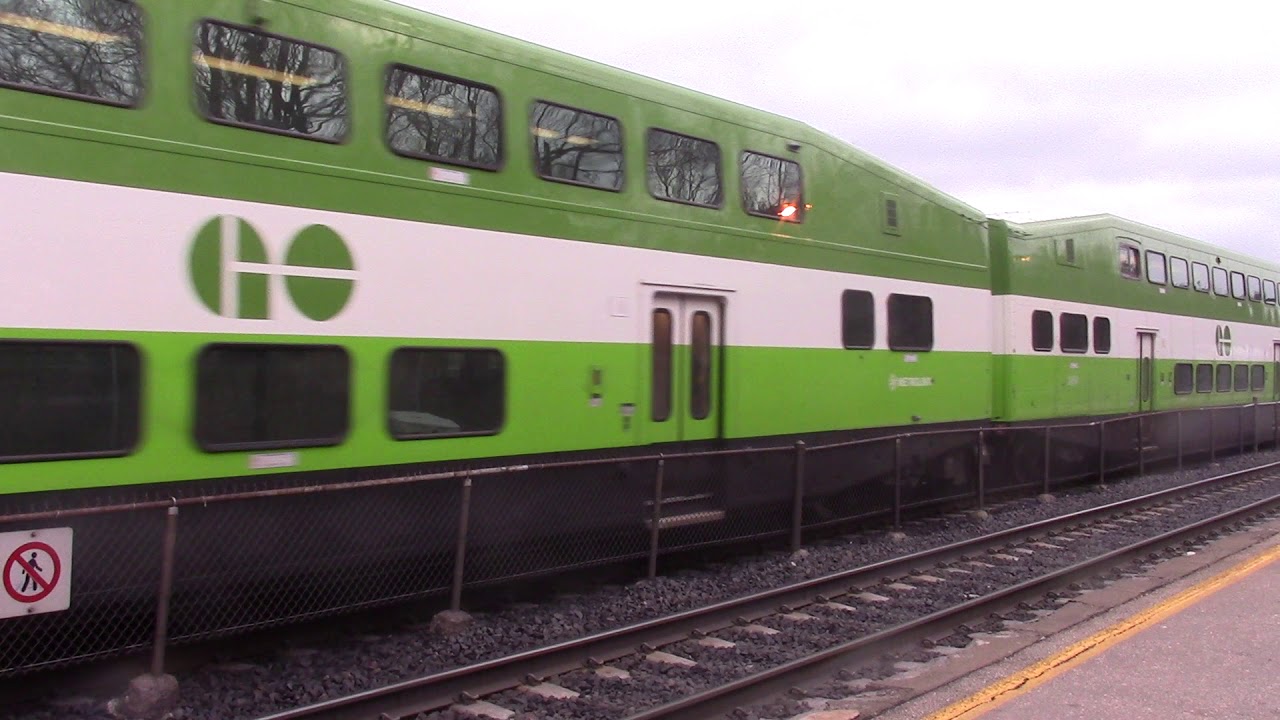 GO Transit train at Rouge Hill station. - YouTube
