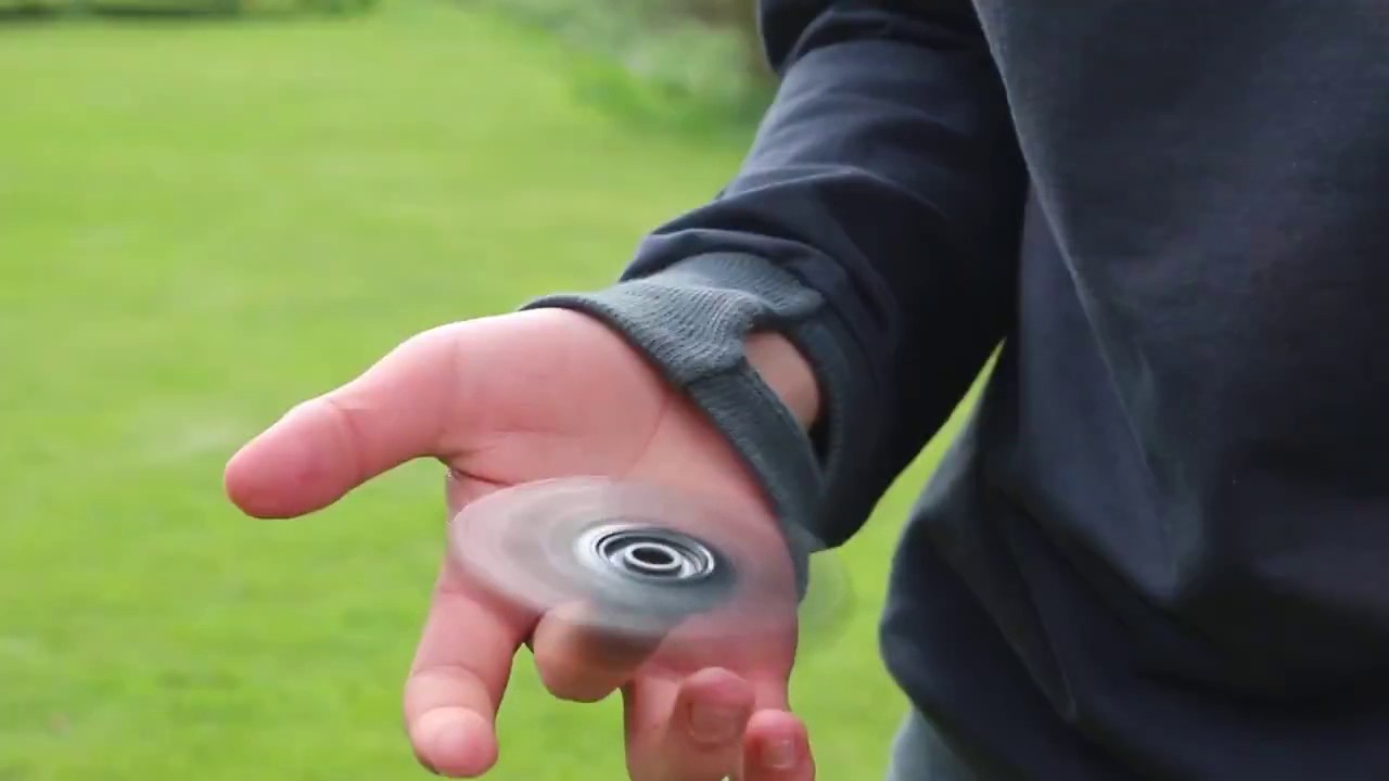 Top 5 mind blowing easy fidget spinner tricks and tips | Any Body Can ...