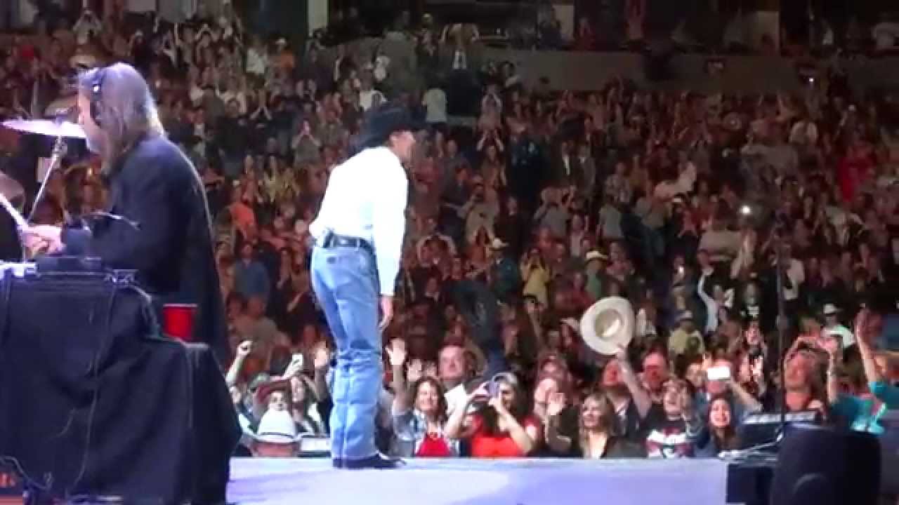 George Strait Denver 2014 - Goodbye's - YouTube