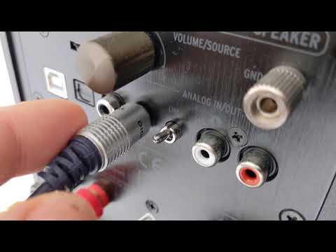 How to Connect 2 Powered Speakers Together - YouTube