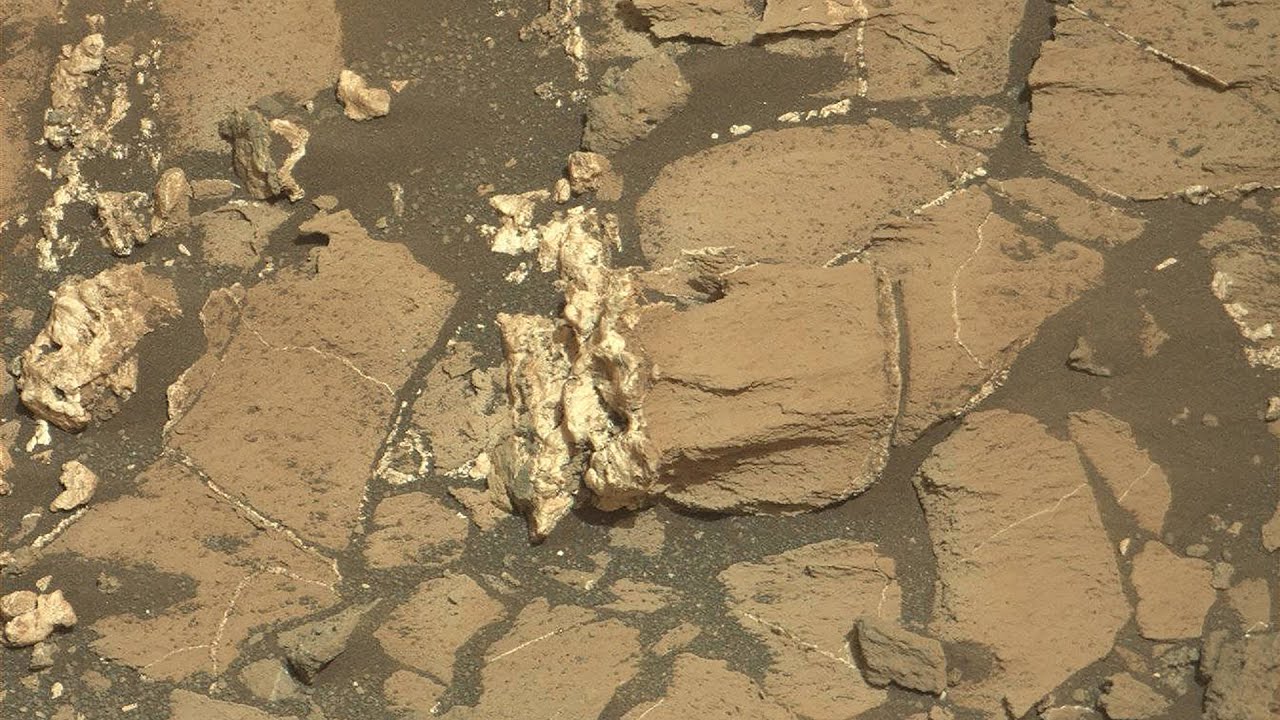 Mars Gold or Fools Gold? | Curiosity Rover | Martian Surface - YouTube