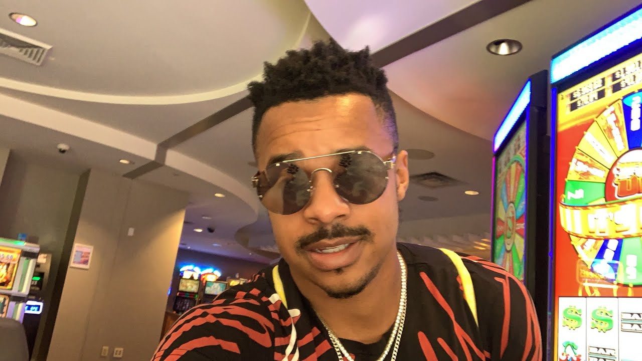 Walk With Me Thru LAS VEGAS Strip | Trenius Henderson - YouTube