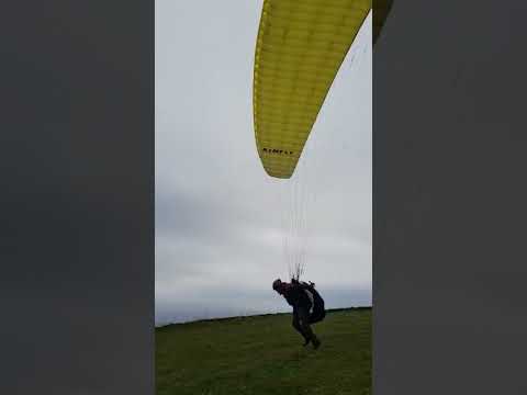 Paraşüt sevdalisi fiko baba . Fiko Baba göklerde