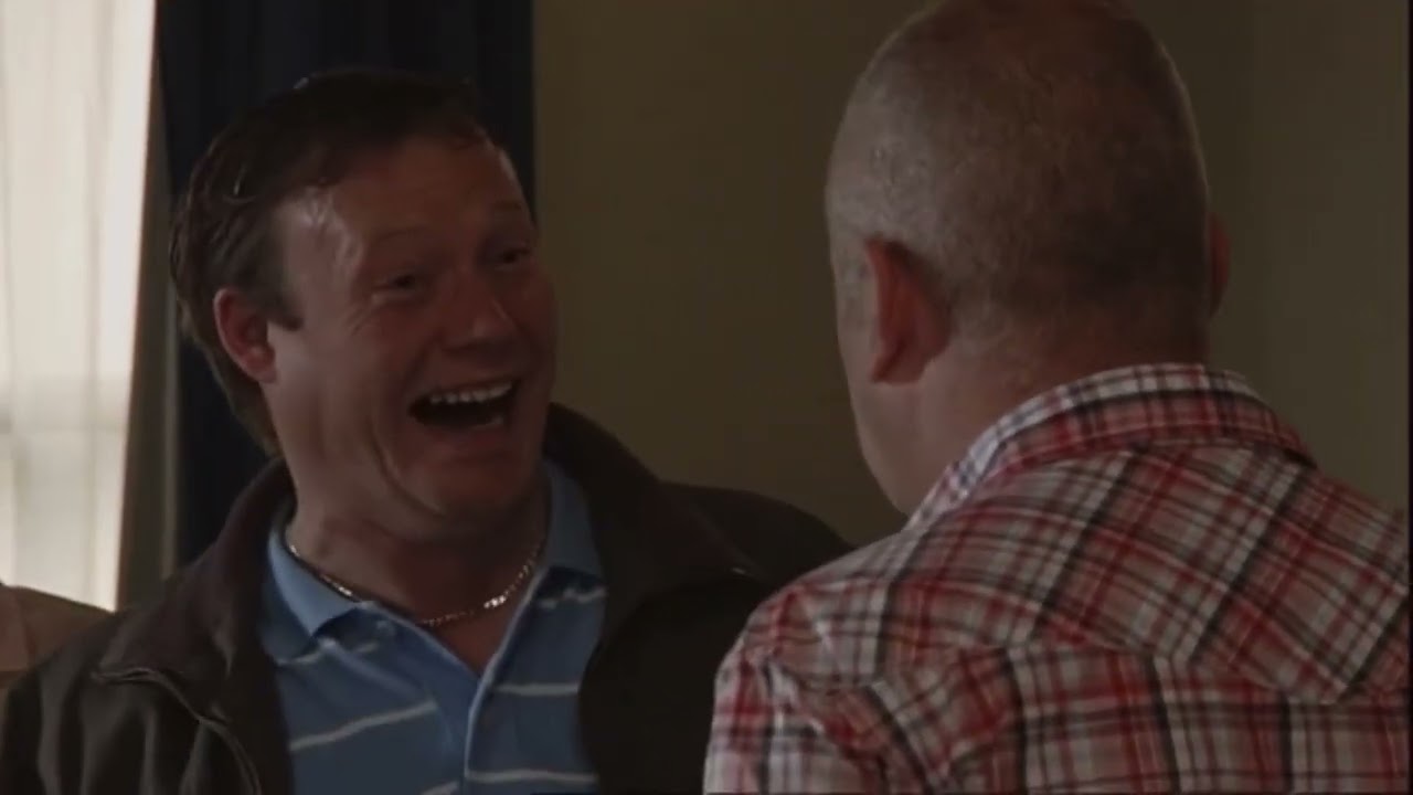Eastenders - Gary Hobbs Punches Minty Peterson - YouTube