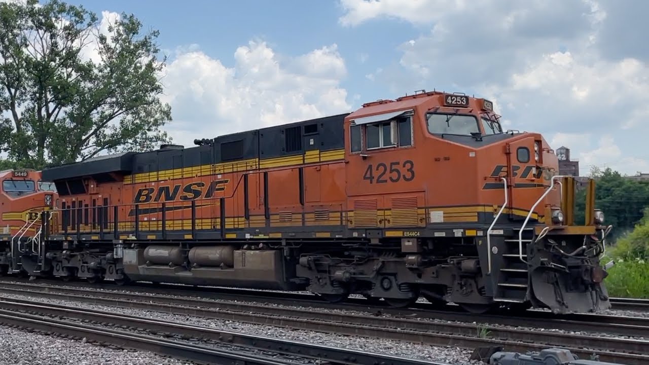 BNSF Hot Spot in Memphis. - YouTube