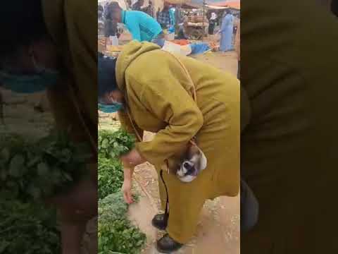 نجاة عتابو تصدم متابعيها #najat atabo بضهورها في سوق أسبوعي مدينة خميسات سوق التلاتاء🛍🍐🌶🥦