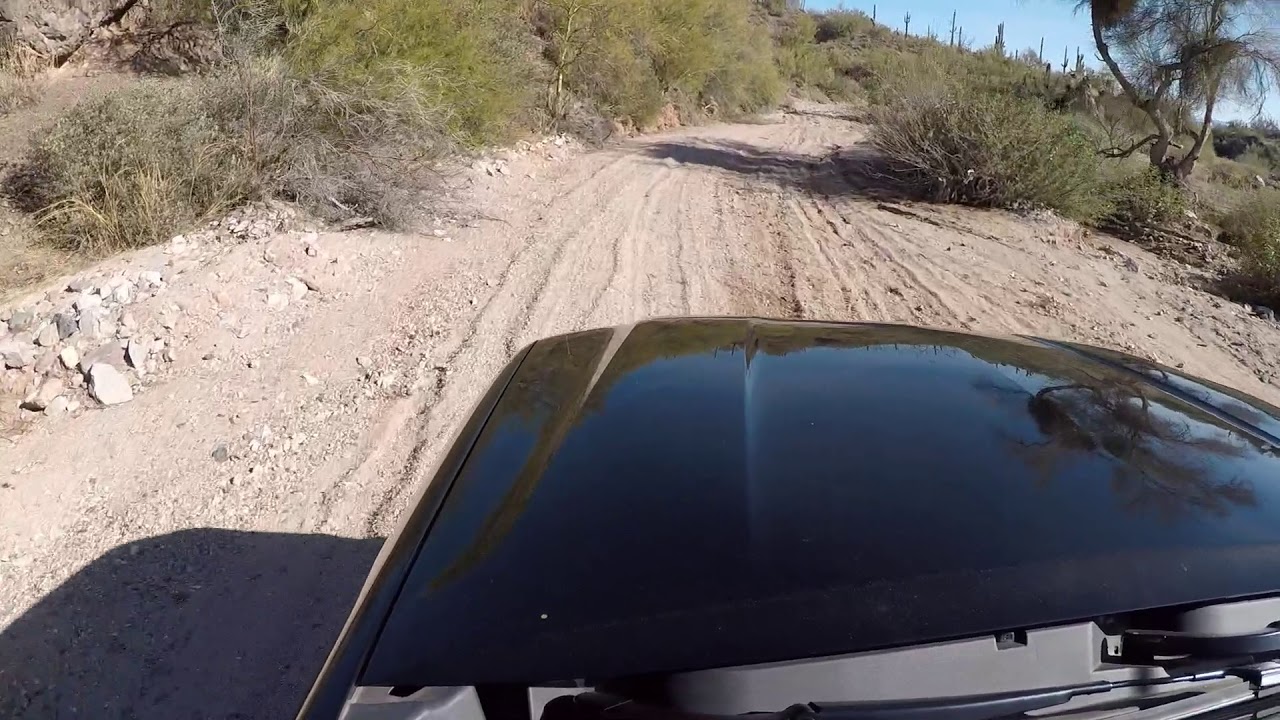 Desert Pinstriping the new Duramax Z71 Chevy Colorado - YouTube