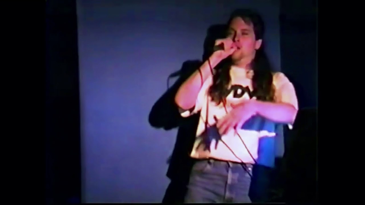 Mullet Mike singing “Frosty The Snowman” - YouTube