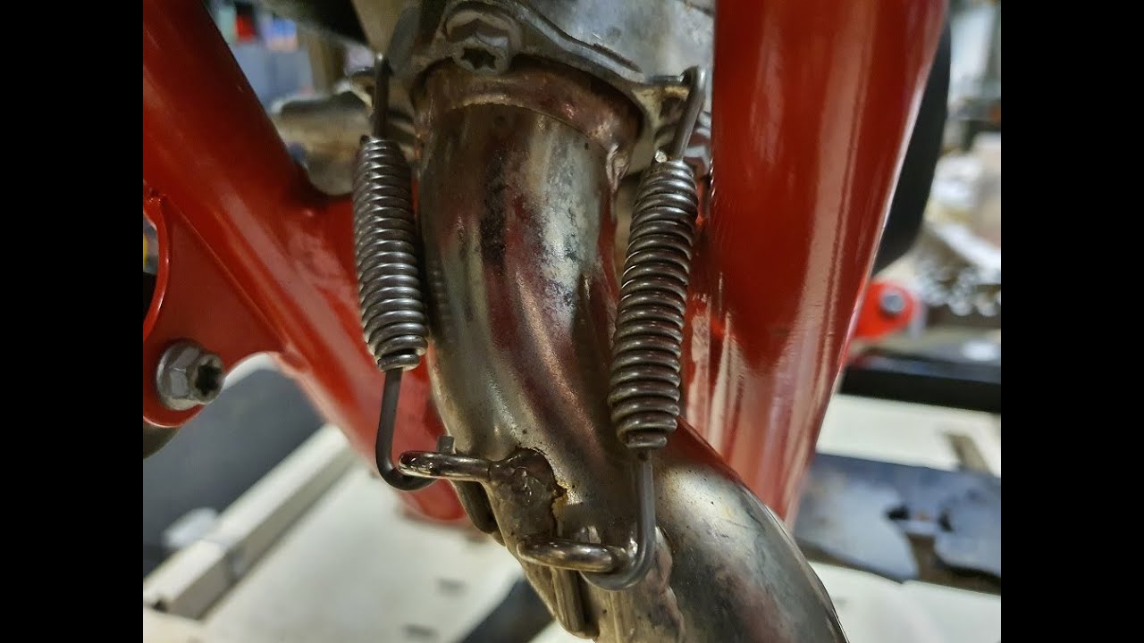 Removing Expansion Chamber / Exhaust Retaining Springs Easily On Your ...