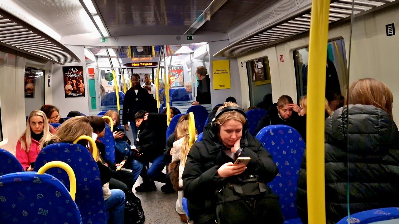🇸🇪 Stockholm, Sweden: Commuting in Color - YouTube