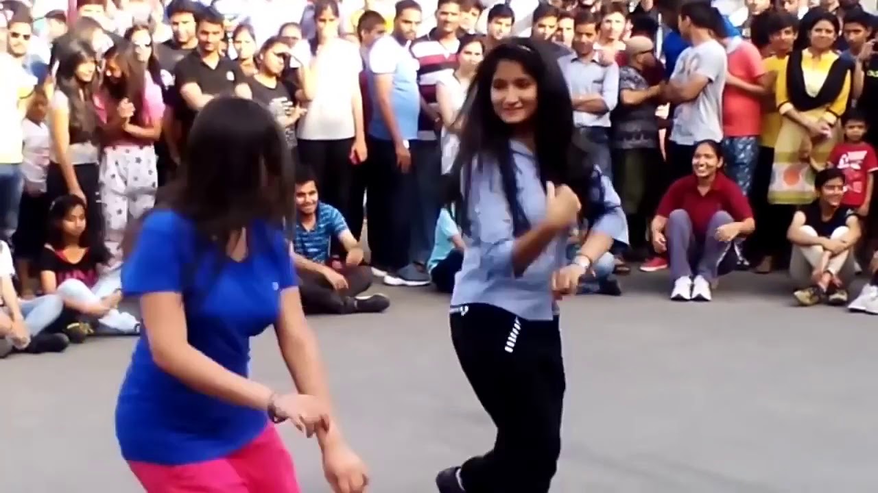 College Girls Dance in Public !! Tranding NOw - YouTube