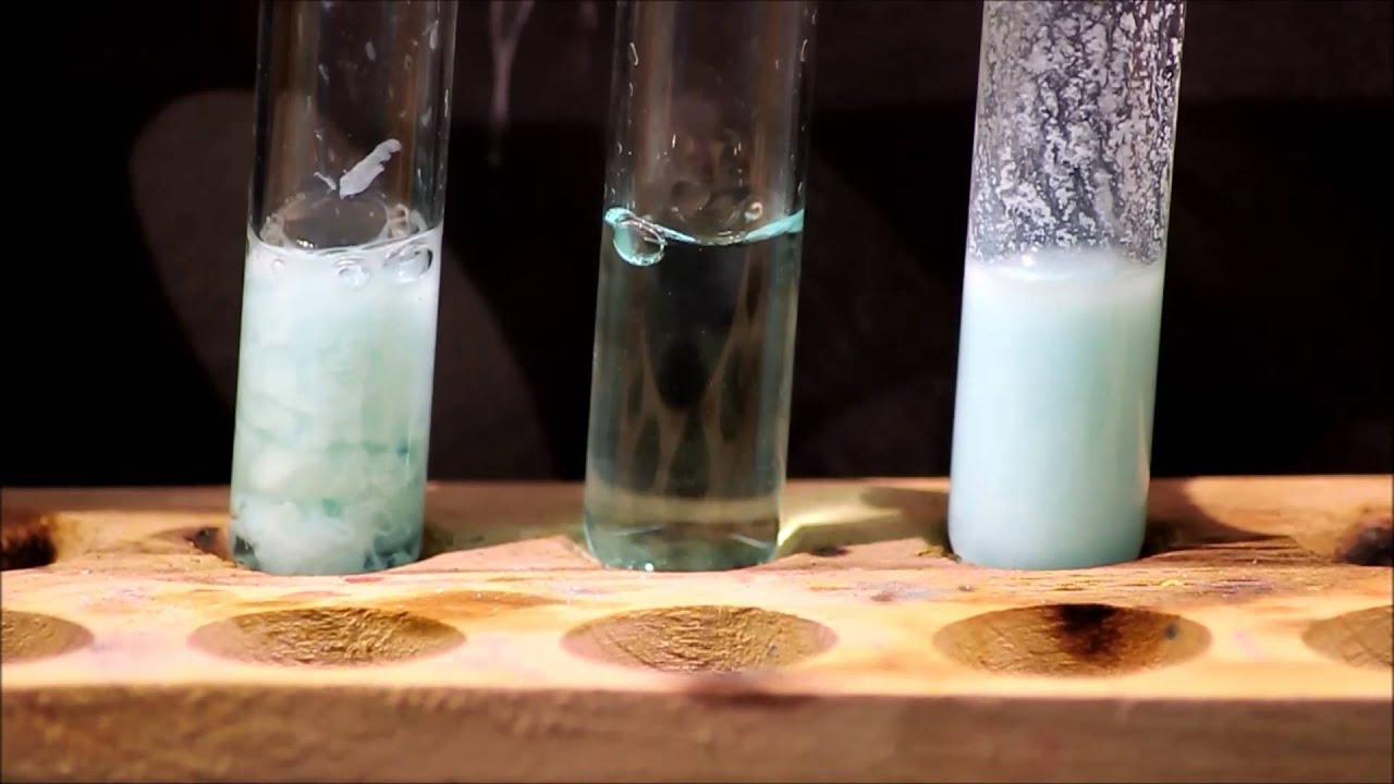 Biuret-Reaktion zum Nachweis von Peptidbindungen - YouTube