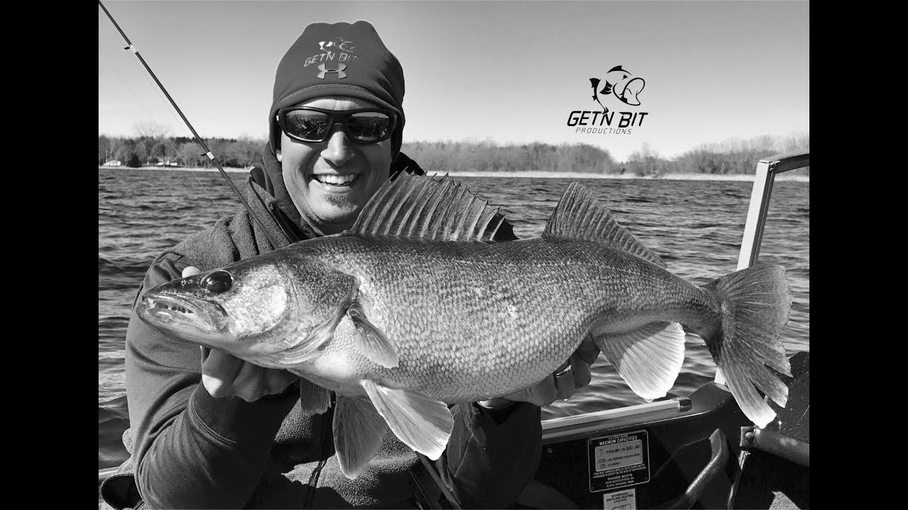 Spring Green Bay Walleye - YouTube