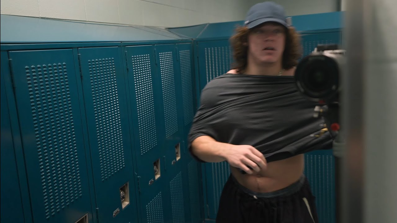 SHOULD YOU TRAIN ABS? (SAM ANSWER'S) - YouTube