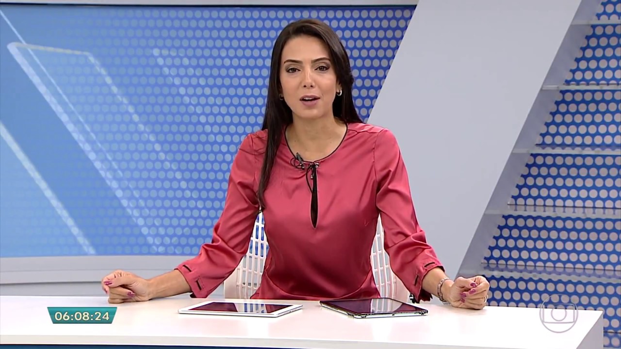 Mara Pinheiro cetim blusa - YouTube