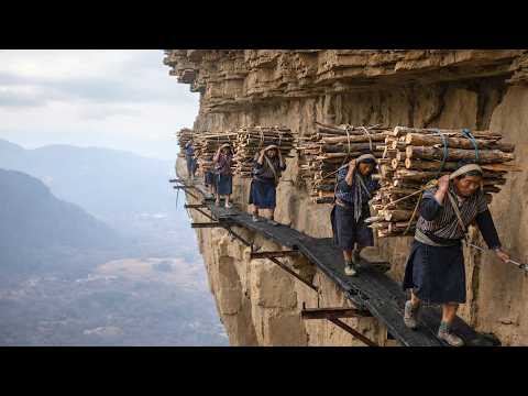 Seperti Neraka! Lubang Ini Apinya Tak Bisa Padam - 15 Tempat Paling Aneh dan Ekstrim di Dunia