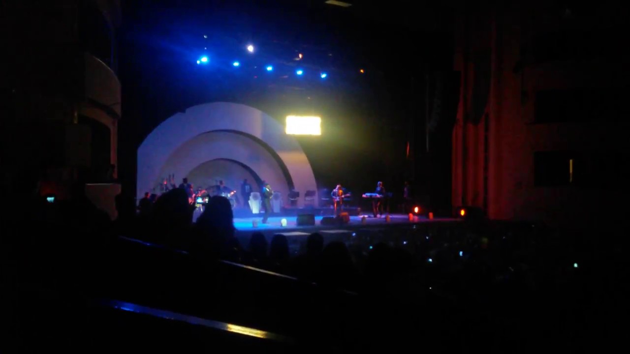 Matias Damásio - Vim Devolver (ao vivo no Coliseu do Porto 20/05/2017) - YouTube