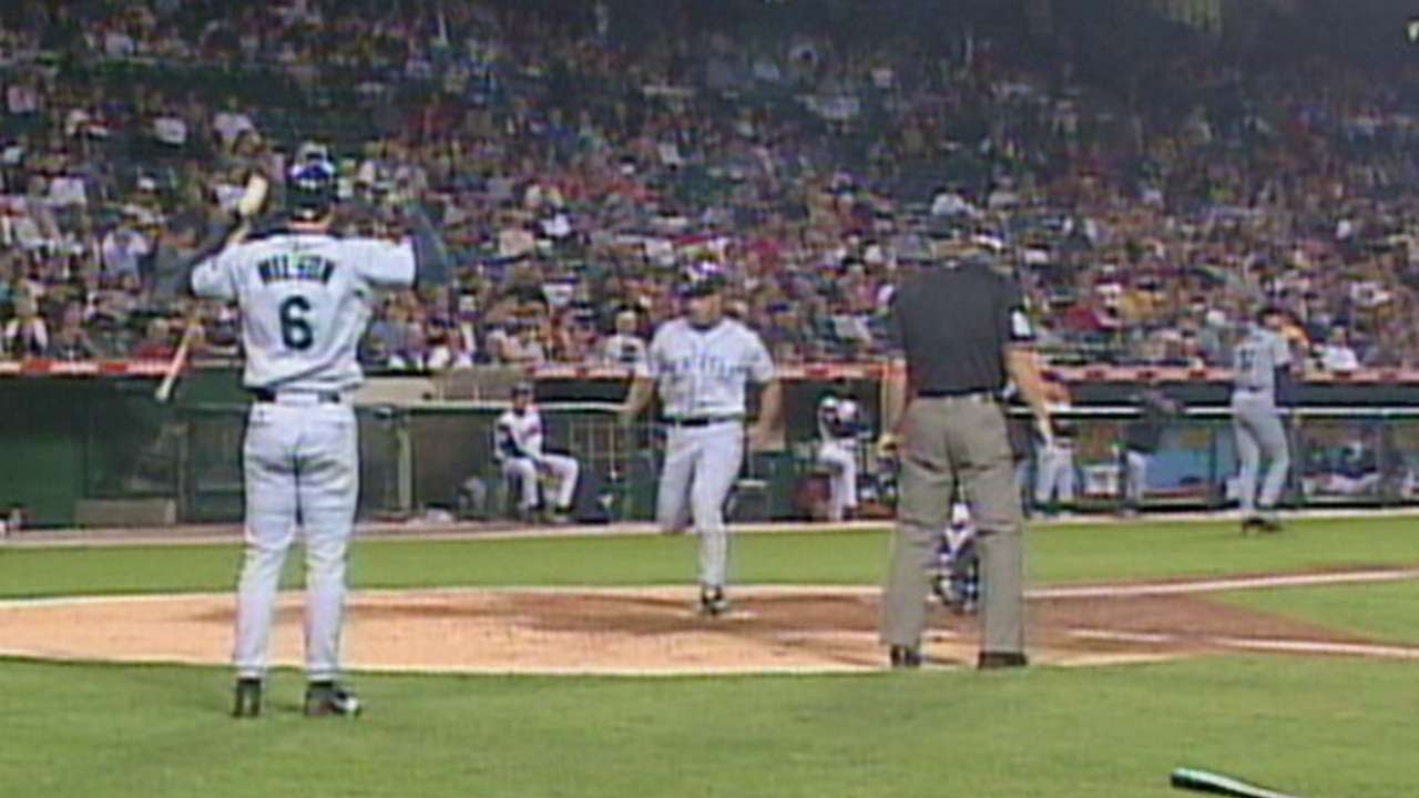 SEA@ANA: Bell's double gives Mariners early lead - YouTube