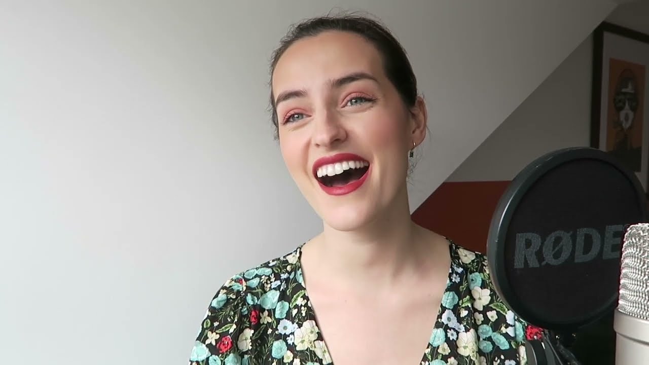 Que Sera - Cover by Georgie Taylor - YouTube