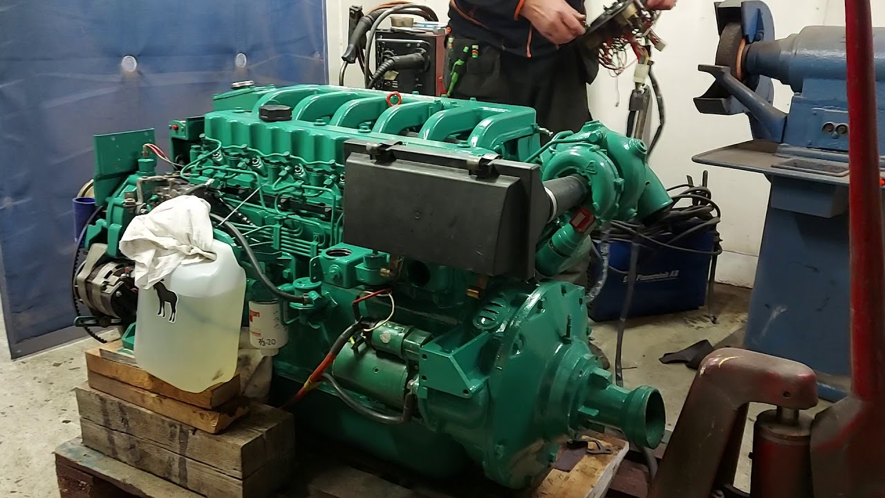 Volvo Penta AQAD40B - YouTube