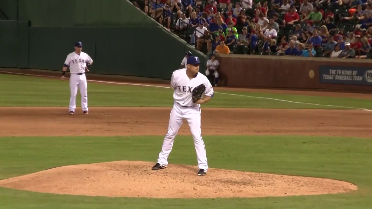 Keller HS alumni Jon Edwards makes his MLB debut 8/15/14 - YouTube