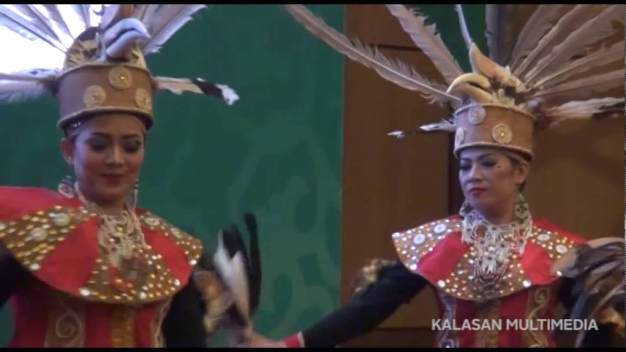 Tari Gong Mandau dari Kalimantan Timur - YouTube
