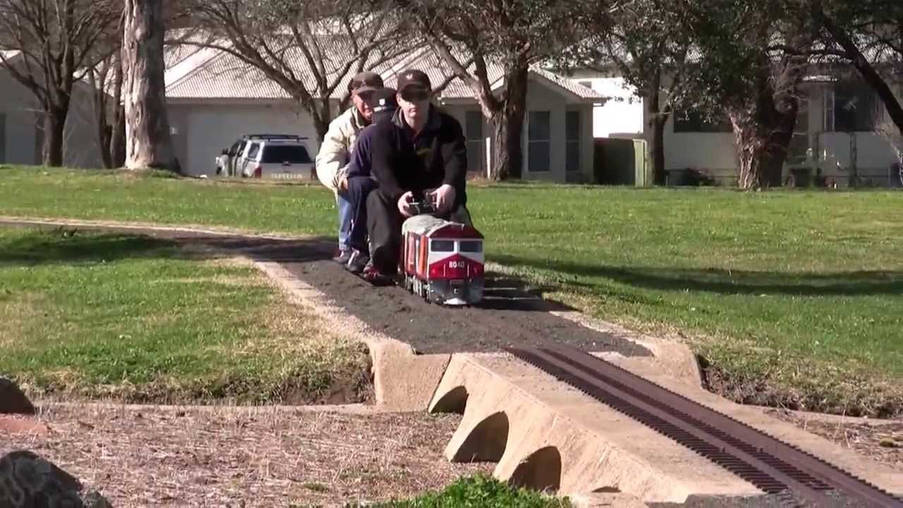 Bathurst Miniature Railway Derailment - YouTube