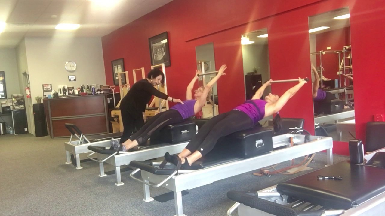Pilates Reformer Short Box Flat Back - YouTube