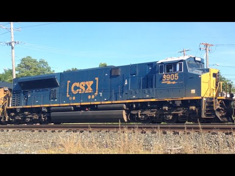 ST70AH 8905 Trails on CSX Q010! - YouTube
