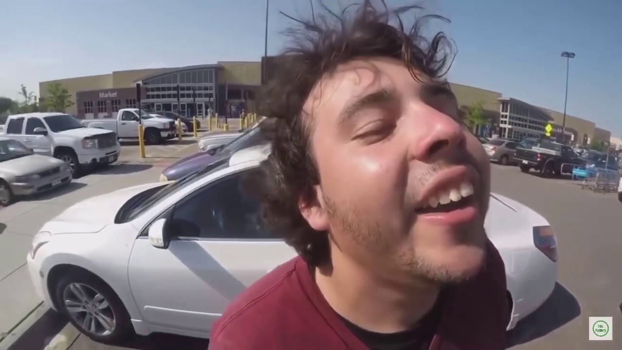 The Worlds Most Confusing Fight. - YouTube