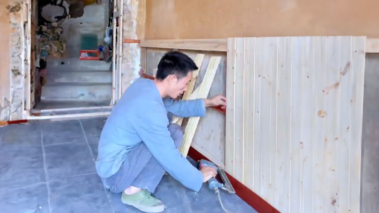 Episode 49 of Old House Renovation Today, we finished the wall skirting ...