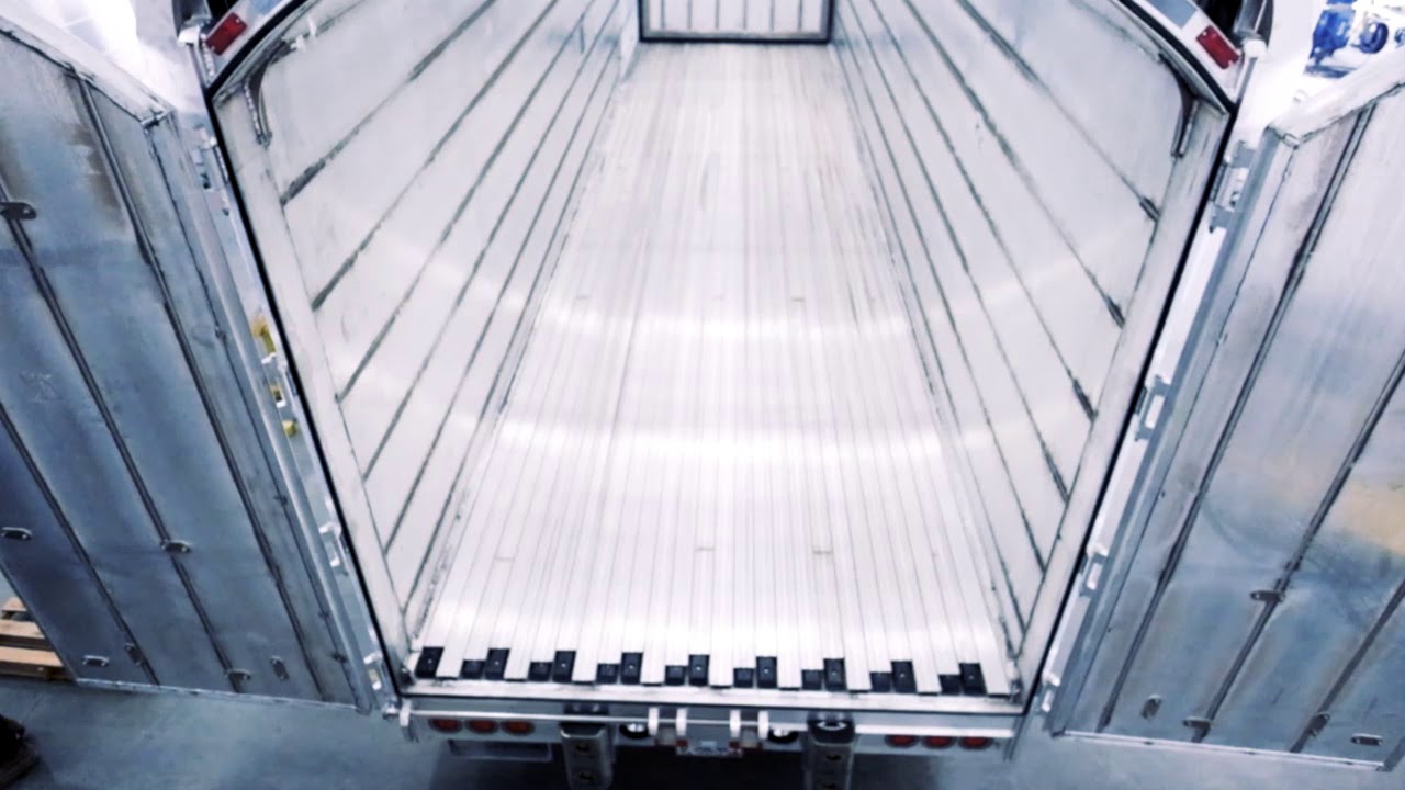 Walking floor in action. - YouTube