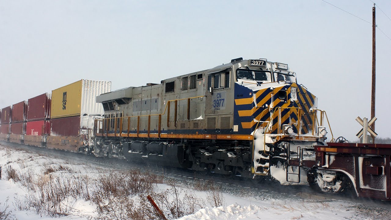 HUGE TRAIN!! CN Intermodal West @ Beaver County, AB @ mile 210.77 on ...