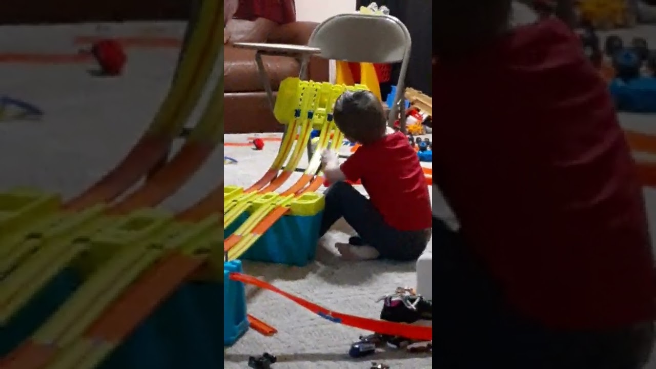 Hot wheels track - YouTube