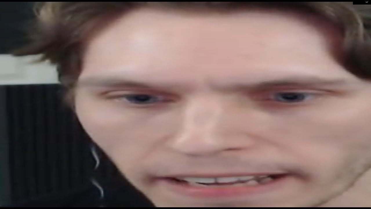 ALIEN streamer becomes an EVEN BIGGER threat to HUMANITY as he slowly ...