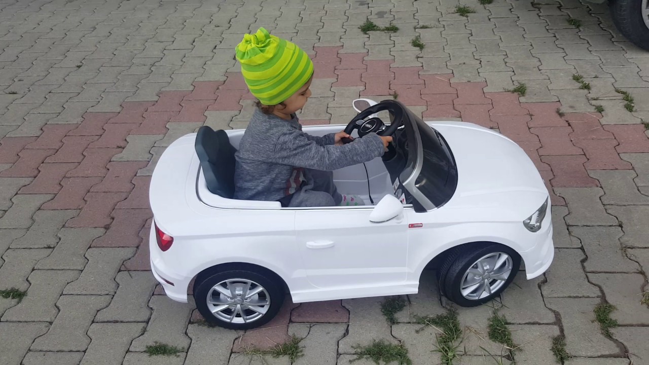 Eğlenceli çocuk videoları, akülü araba, Audi A3, acemi çocuk sürücü ...