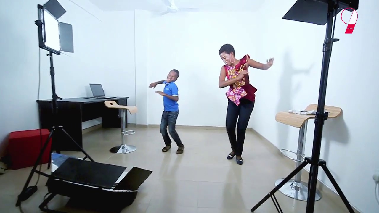 Agbadza dance moves - YouTube