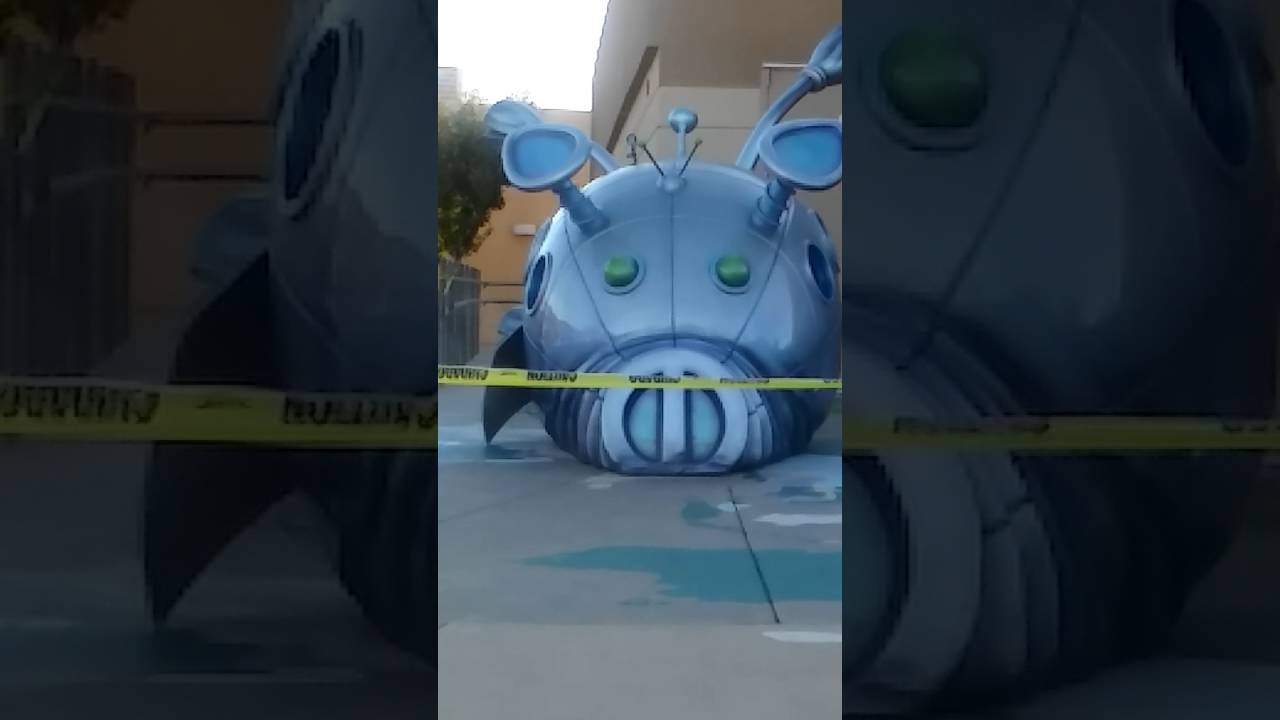 Ufo landed at bing wong elemetary school - YouTube
