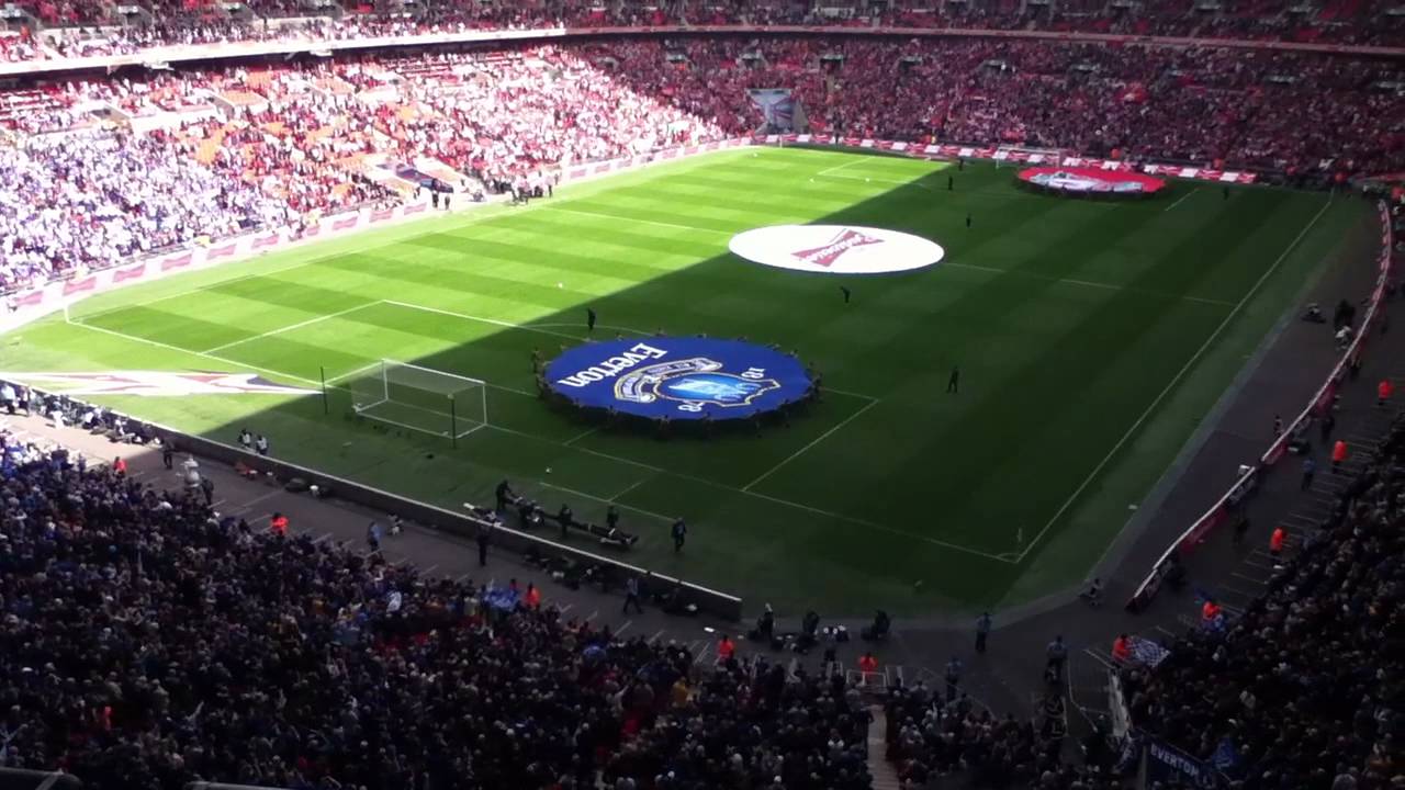 EFC v LFC Wembley Club Crests Before K.O (HD) - YouTube
