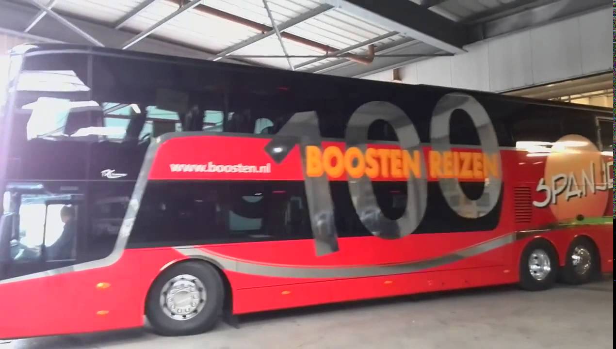 Nieuwe Boosten Reizen Jubileumbus rijdt uit fabriek - YouTube