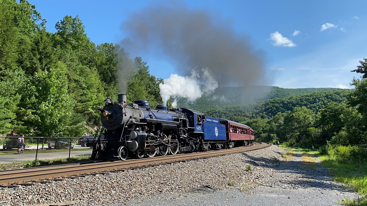 Reading & Northern 425 Steam Train Accelerates Out of CP Coal On The ...
