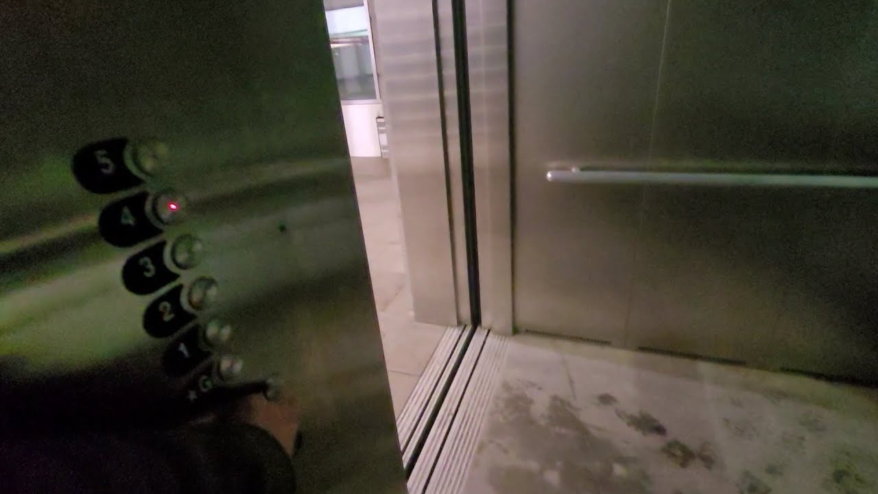 Lights Out! A Scenic elevator with no lights at night - YouTube